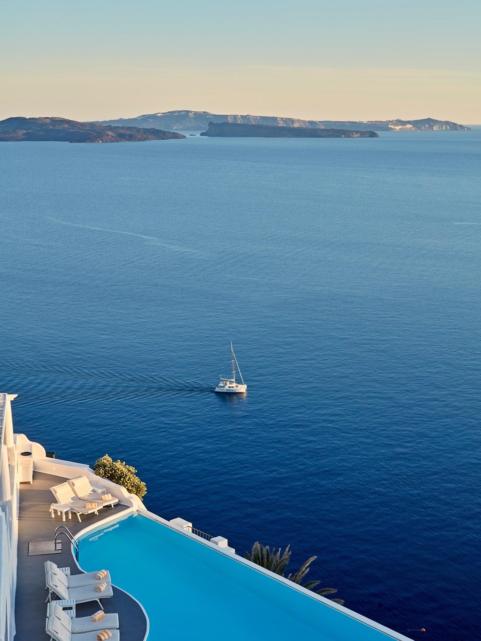 The Most Romantic Hotel in the World: Katikies Hotel, Santorini, Greece ...