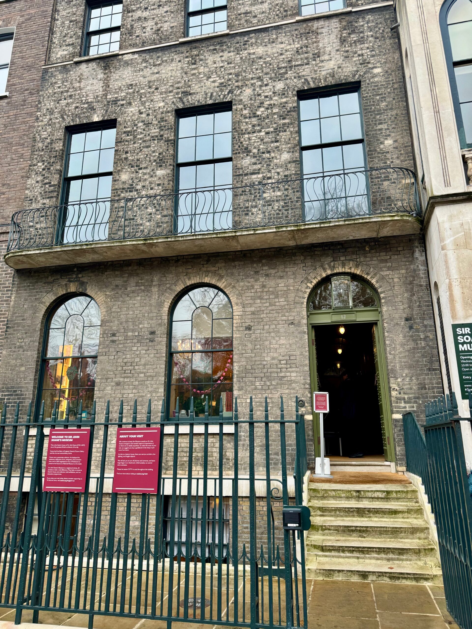 Mirror Mirror on the Wall: The Coolest Museum in London — Trip Vignette